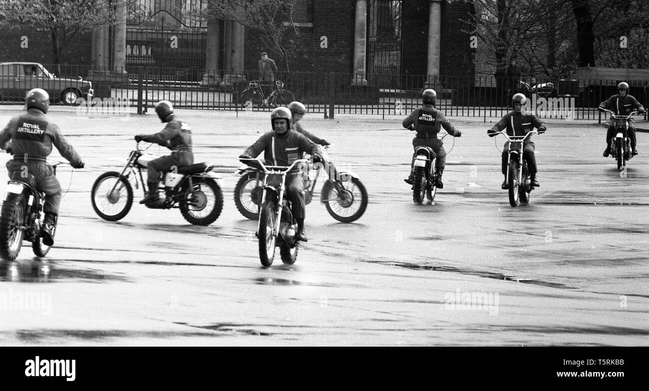 British army motorcycle display team hi-res stock photography and ...