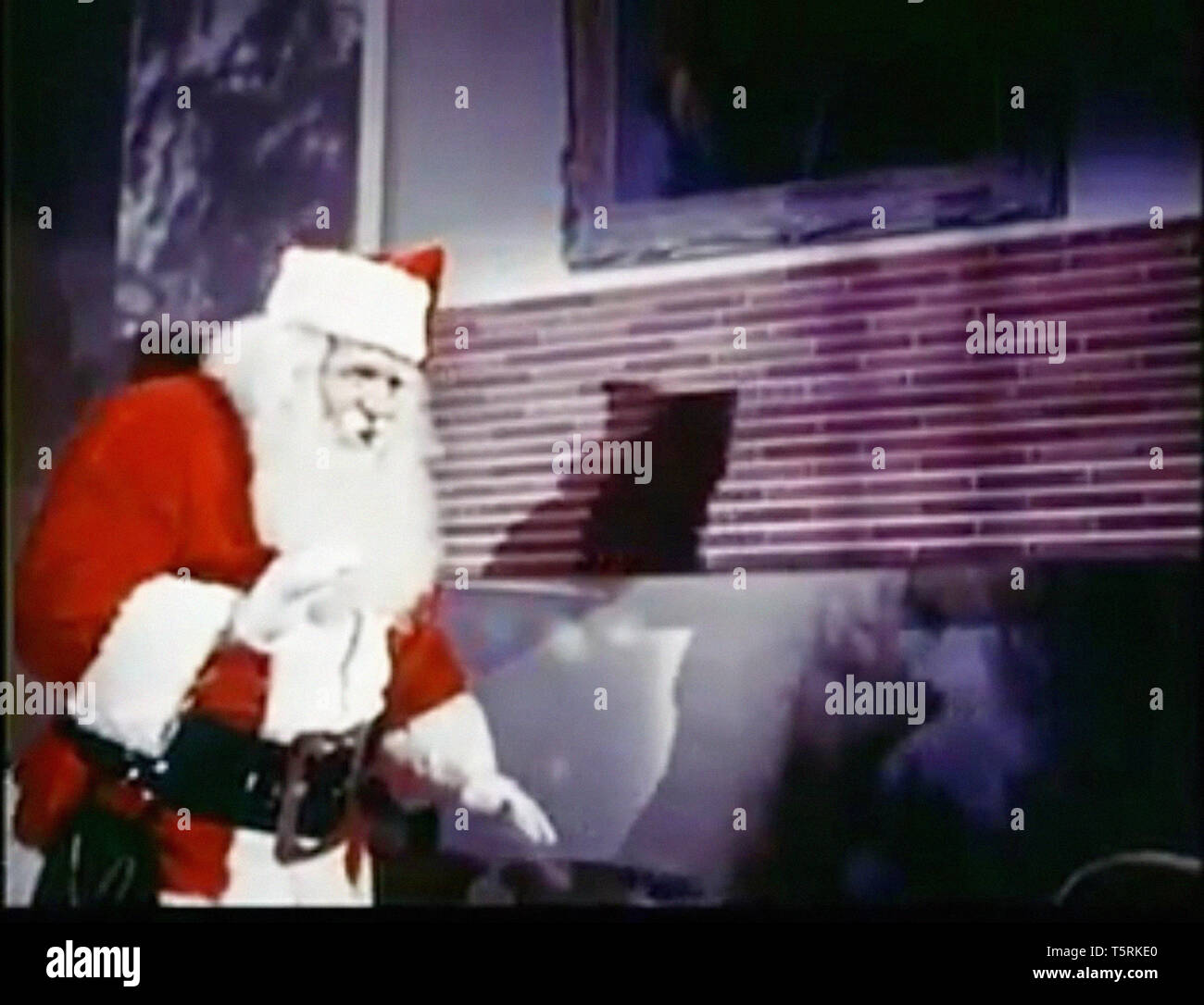 Santa reindeer 1950s hi-res stock photography and images - Alamy