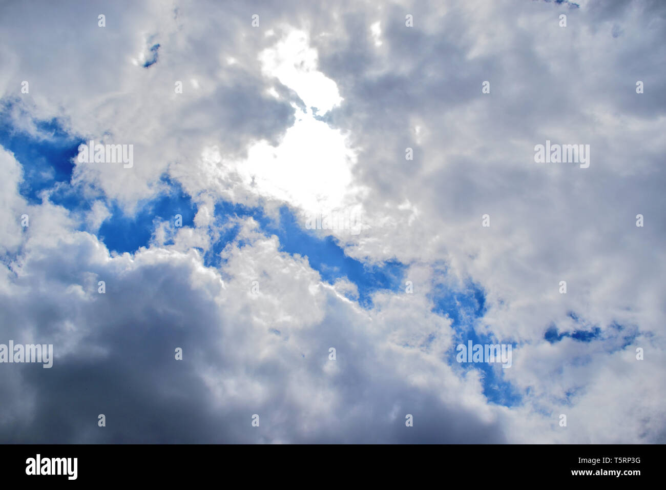Part cloudy skies hi-res stock photography and images - Alamy