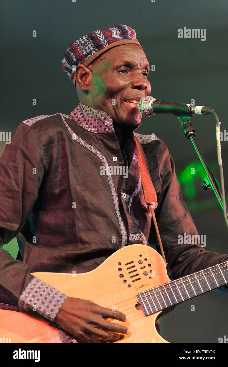 Zimbabwean musician Oliver 'Tuku' Mtukudzi performing at the Womad ...