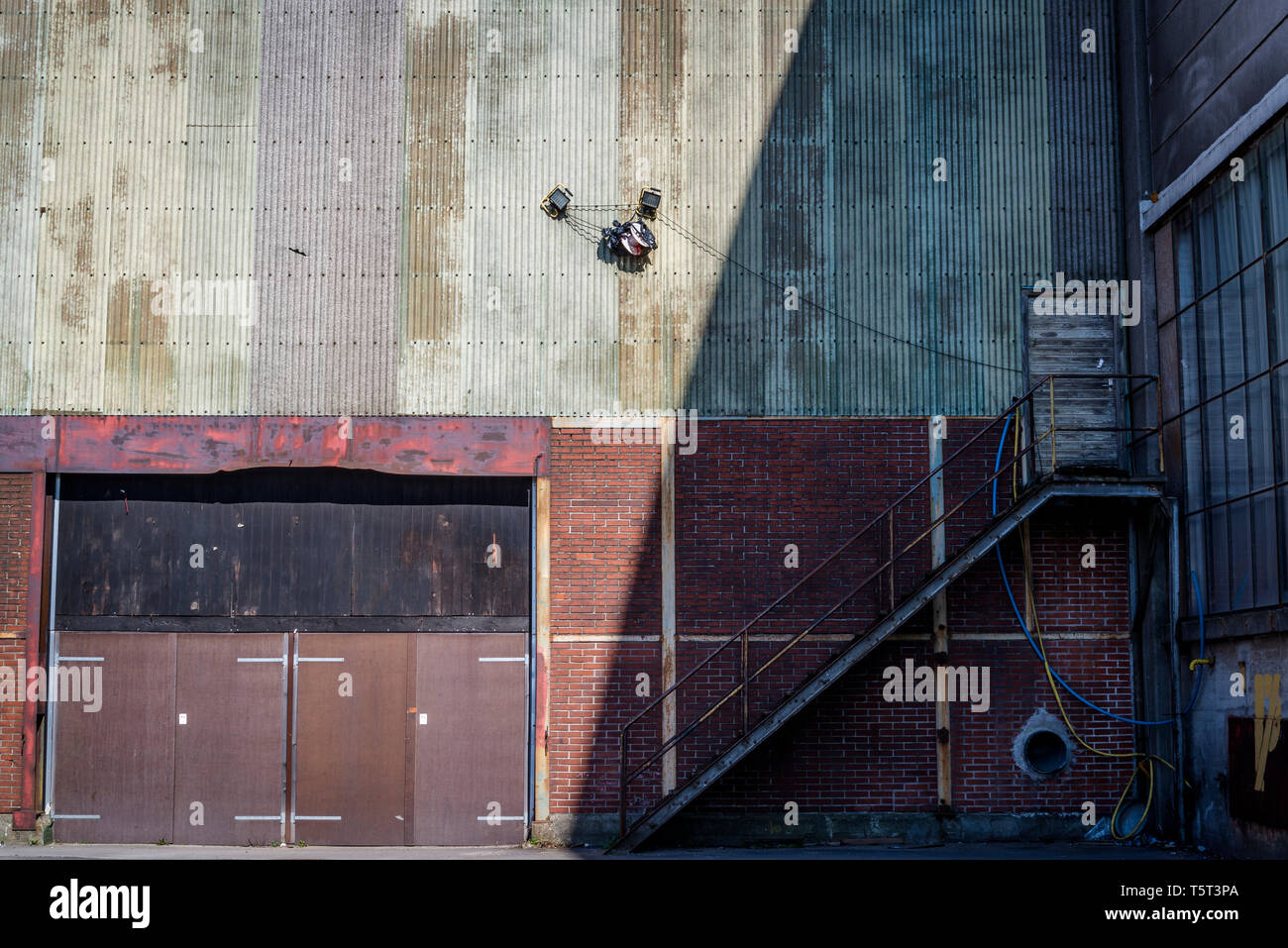 Abandoned industrial building Stock Photo - Alamy