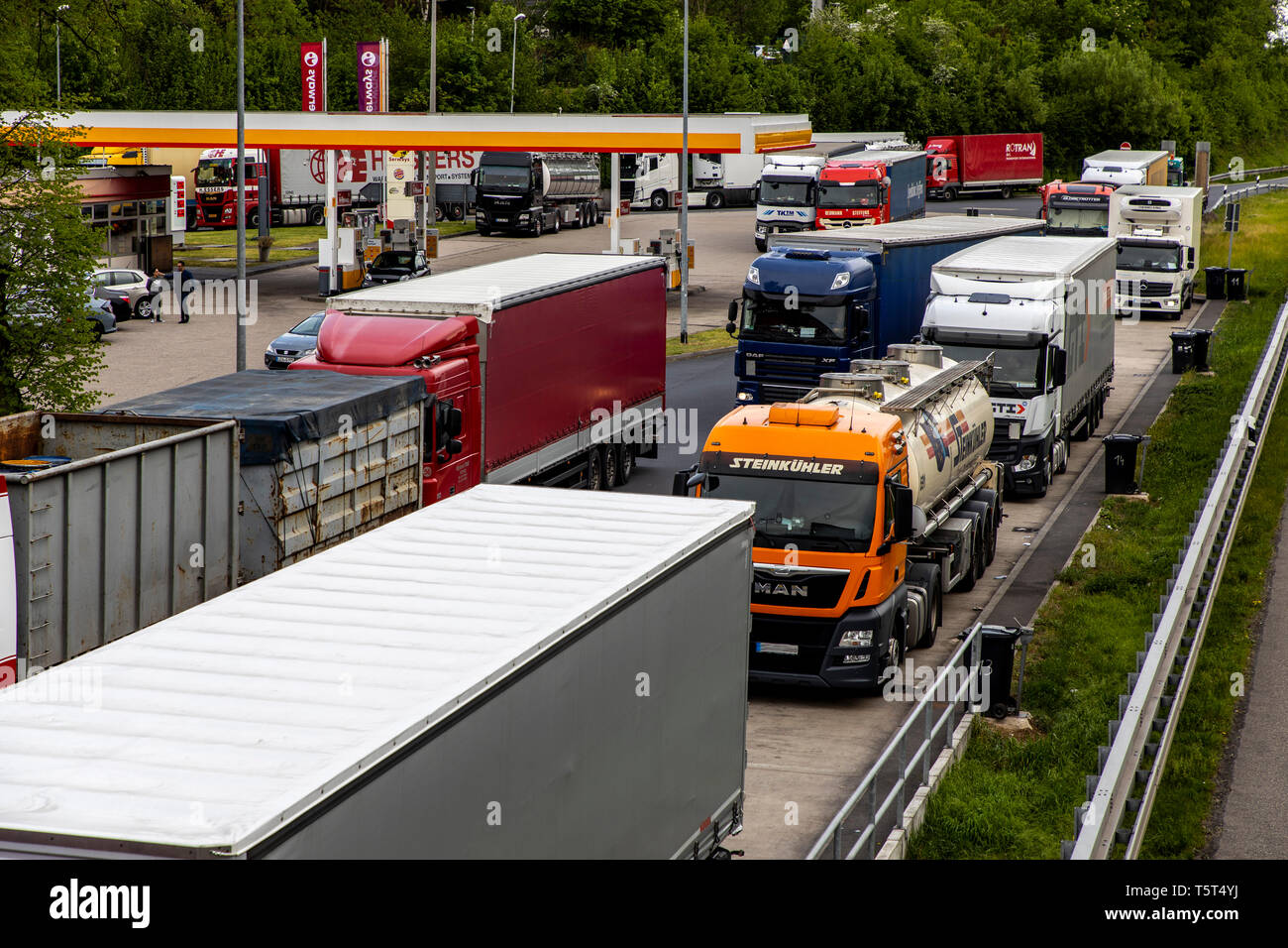 Rest area, Raststätte Siegburg, on the A3 motorway, Germany, northbound ...
