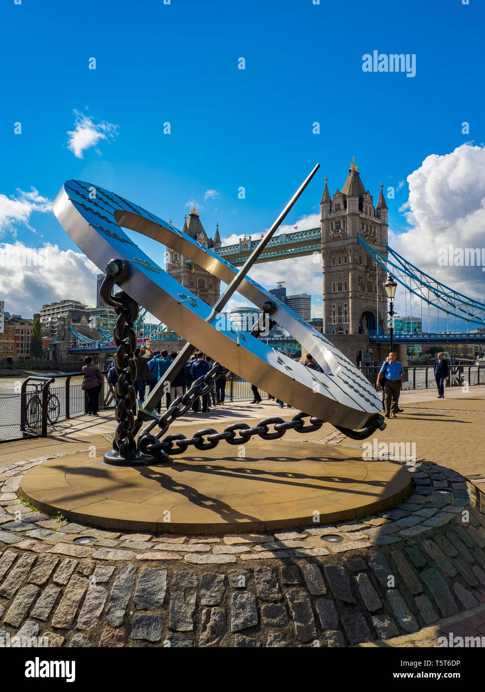 Sundial tower london england hi-res stock photography and images - Alamy