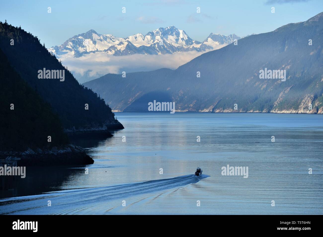 Beautiful Alaskan wilderness in all of its glory Stock Photo - Alamy