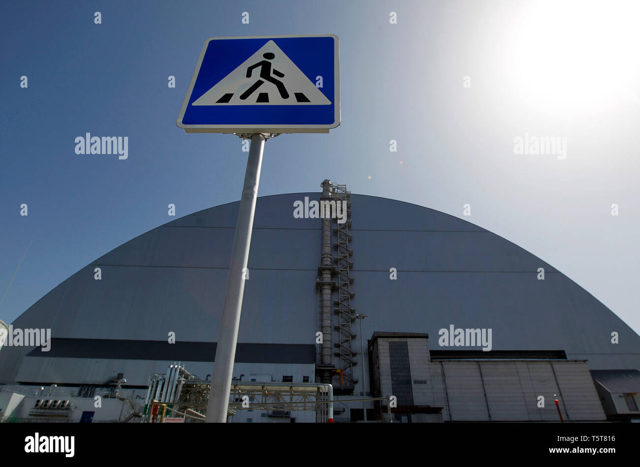 The general view of the New Safe Confinement covering the 4th block of ...