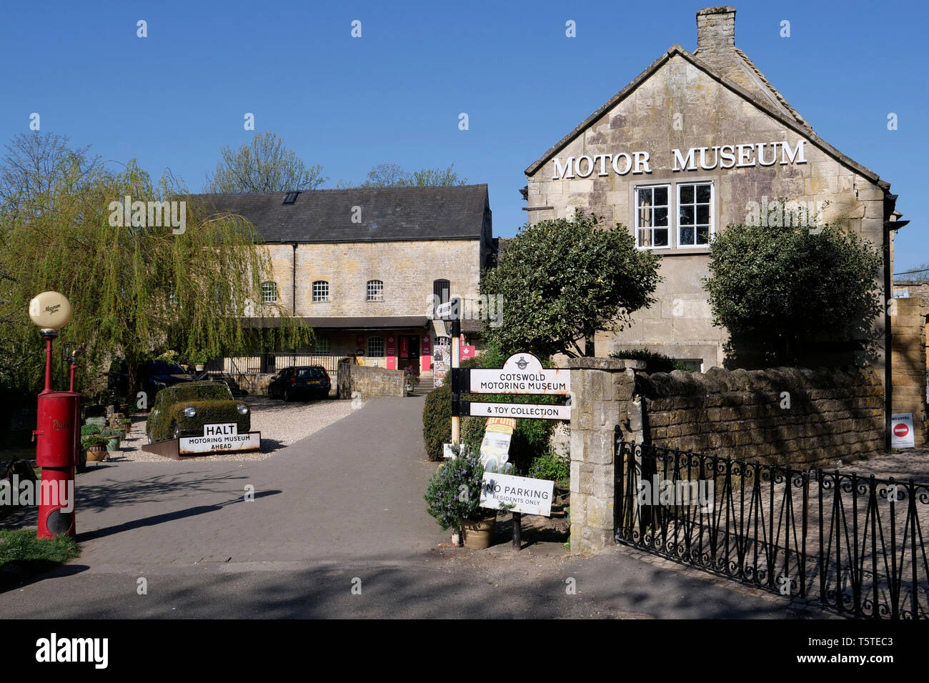 Cotswold motor museum hi-res stock photography and images - Alamy