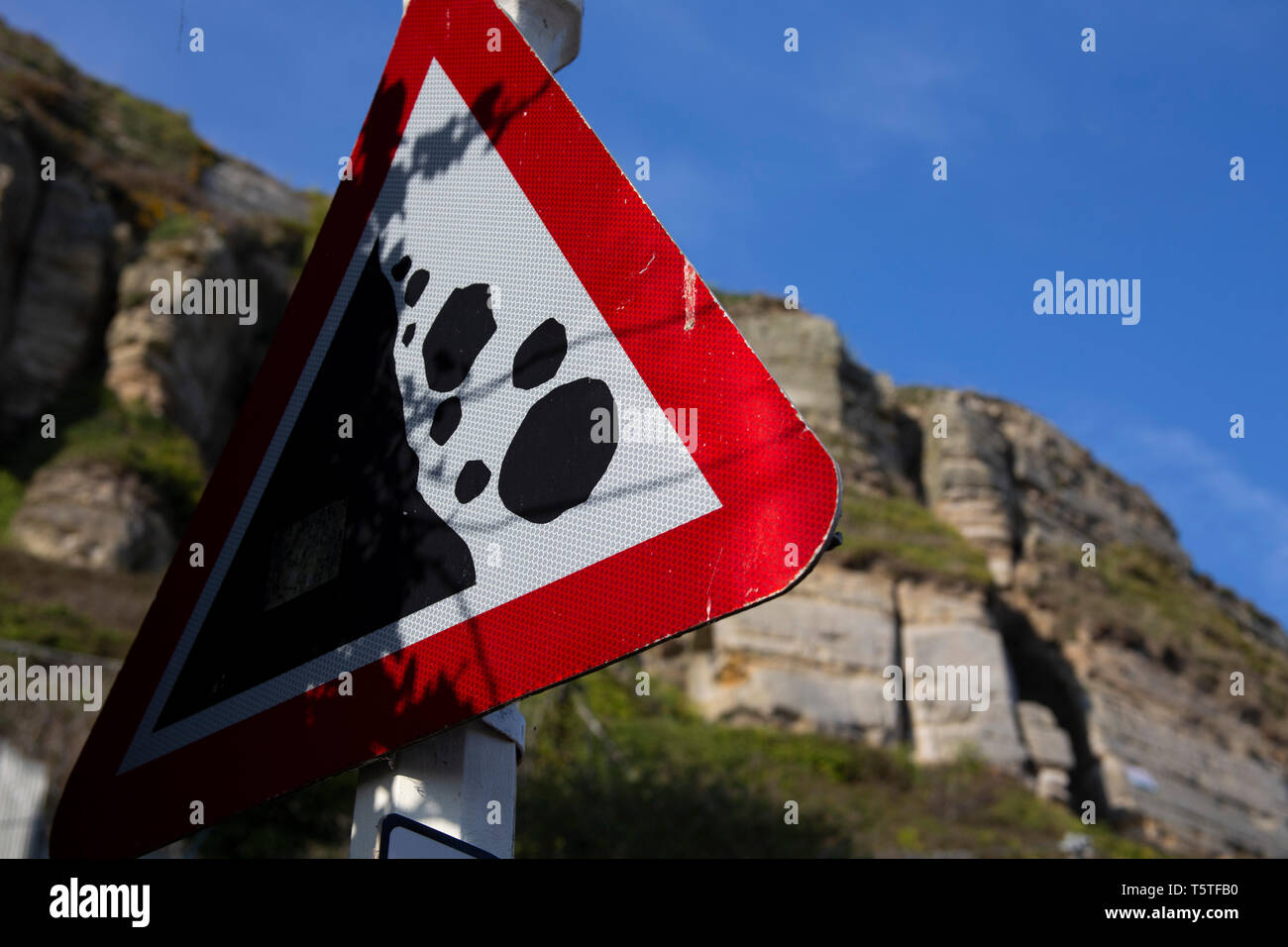 Rock fall warning sign hi-res stock photography and images - Alamy