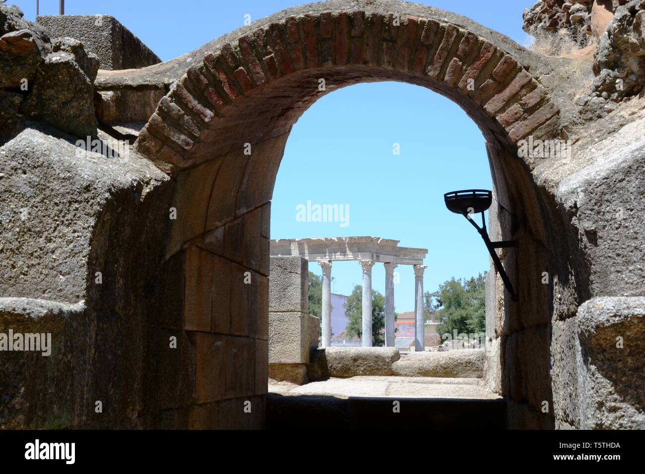Roman ruins, arch Stock Photo - Alamy