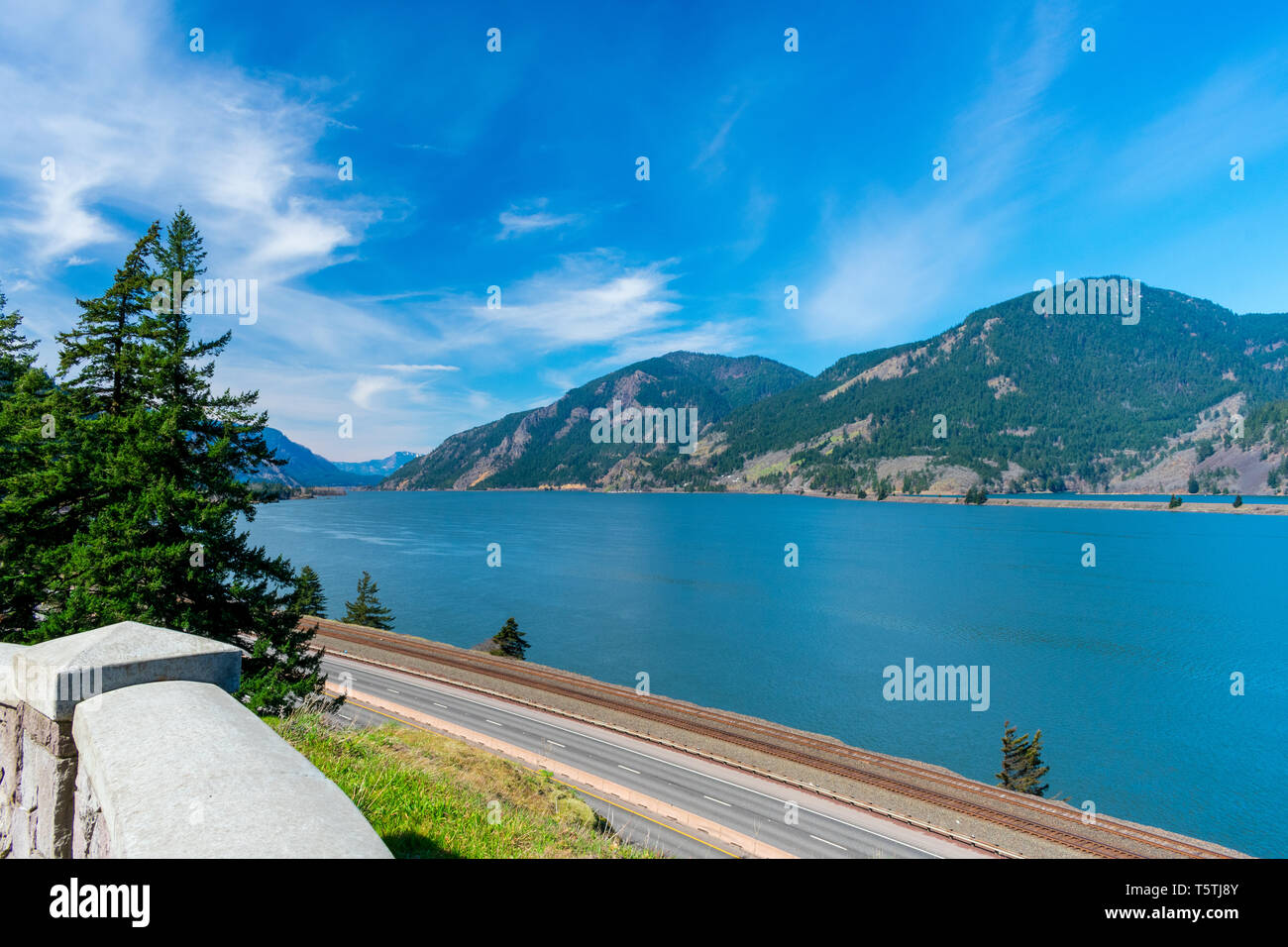Columbia Gorge Overlook Stock Photo - Alamy