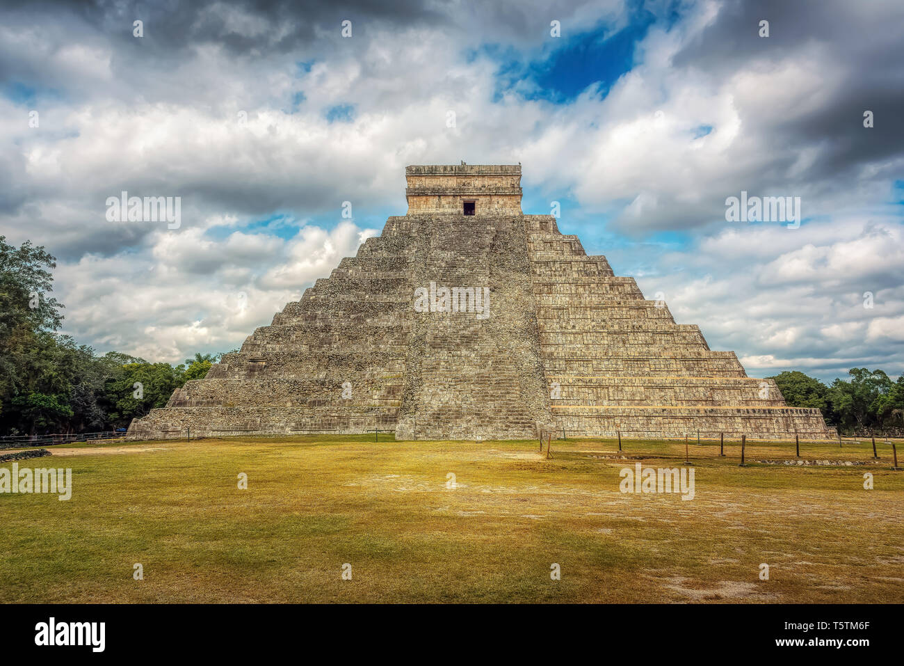 El Castillo, Temple of Kukulcan, Chichen Itza, Yucatan District, Mexico ...