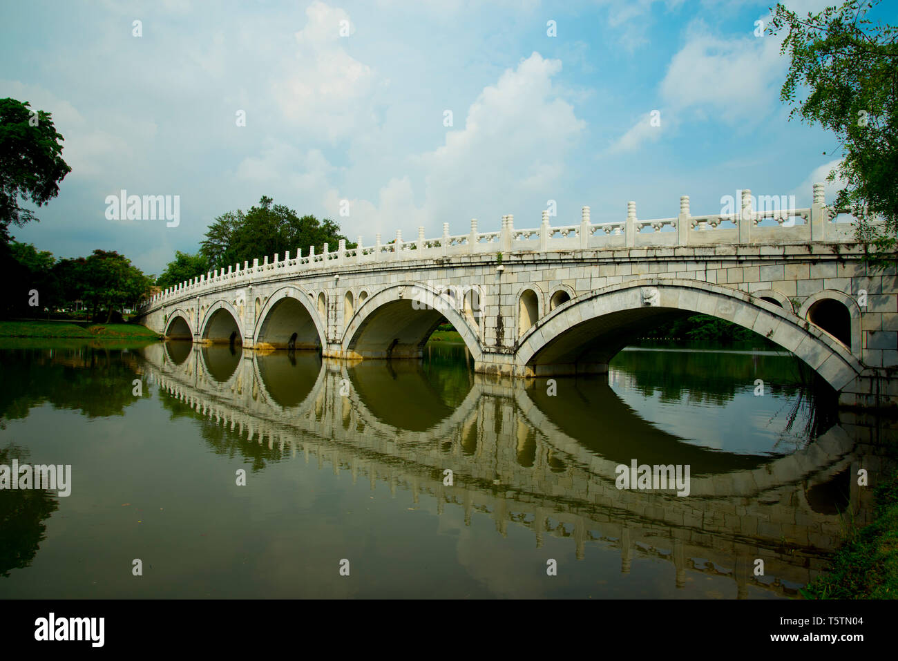 Arch bridge reflection in chinese hi-res stock photography and images ...