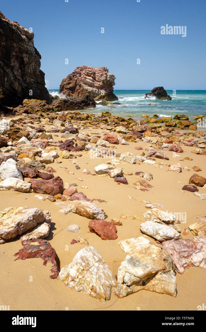 Red rocks and beach hi-res stock photography and images - Alamy