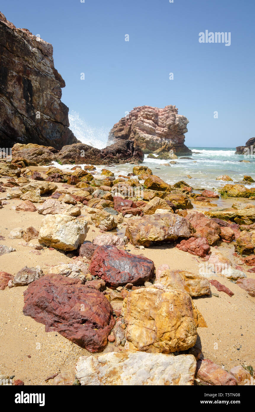 Coloured rocks hi-res stock photography and images - Alamy