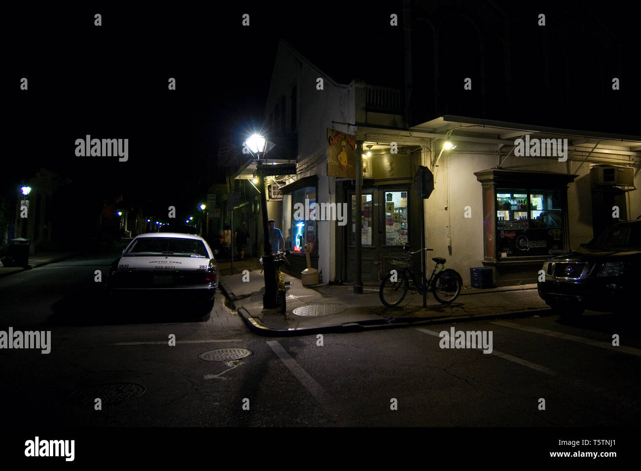 Street corner night hi-res stock photography and images - Alamy