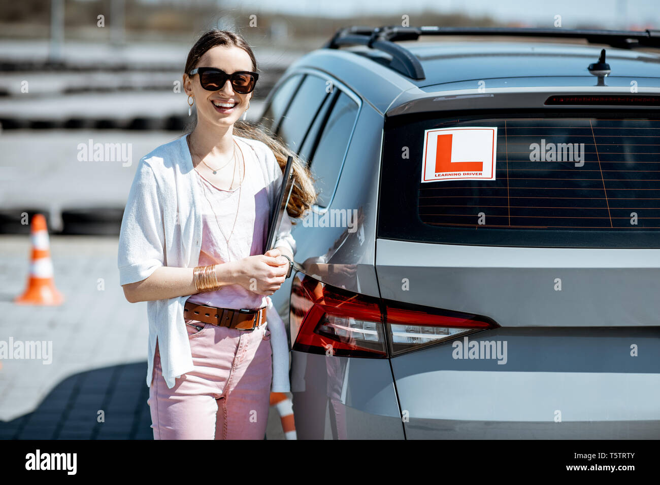 Driving school car hi-res stock photography and images - Alamy