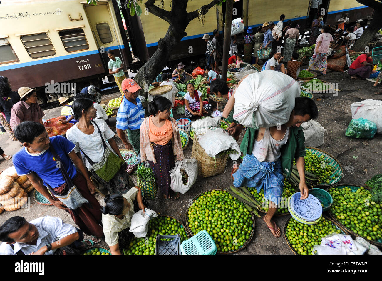 02.09.2013, Yangon, Republic of the Union of Myanmar, Asia - Traders ...
