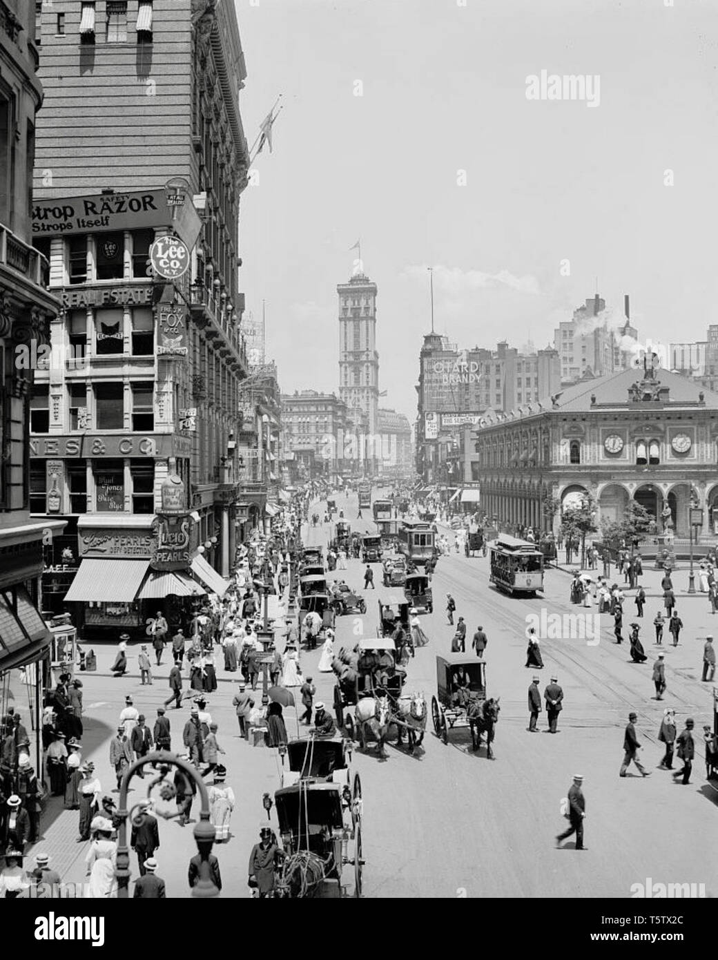 Vintage time square 1900 hi-res stock photography and images - Alamy
