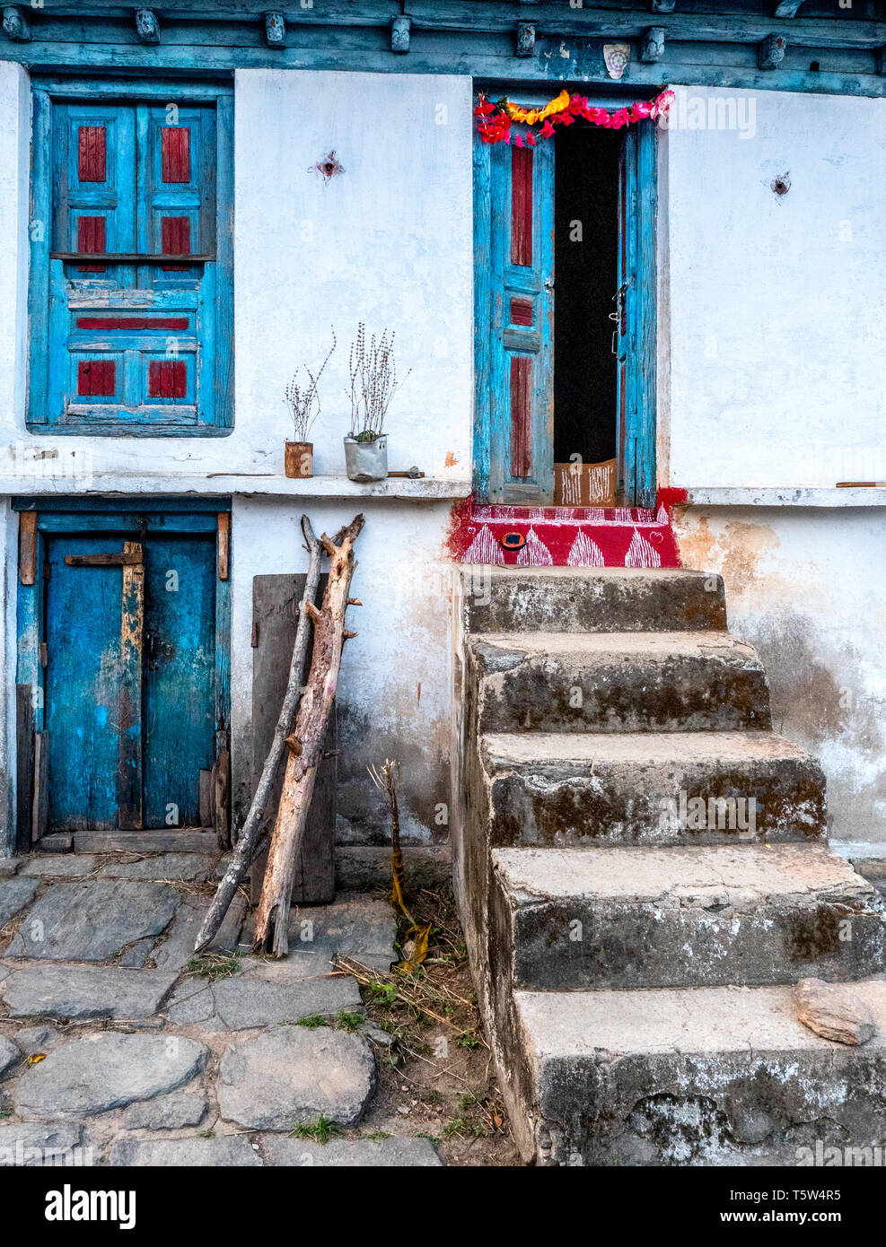 Valley of flowers himalayas hi-res stock photography and images - Alamy