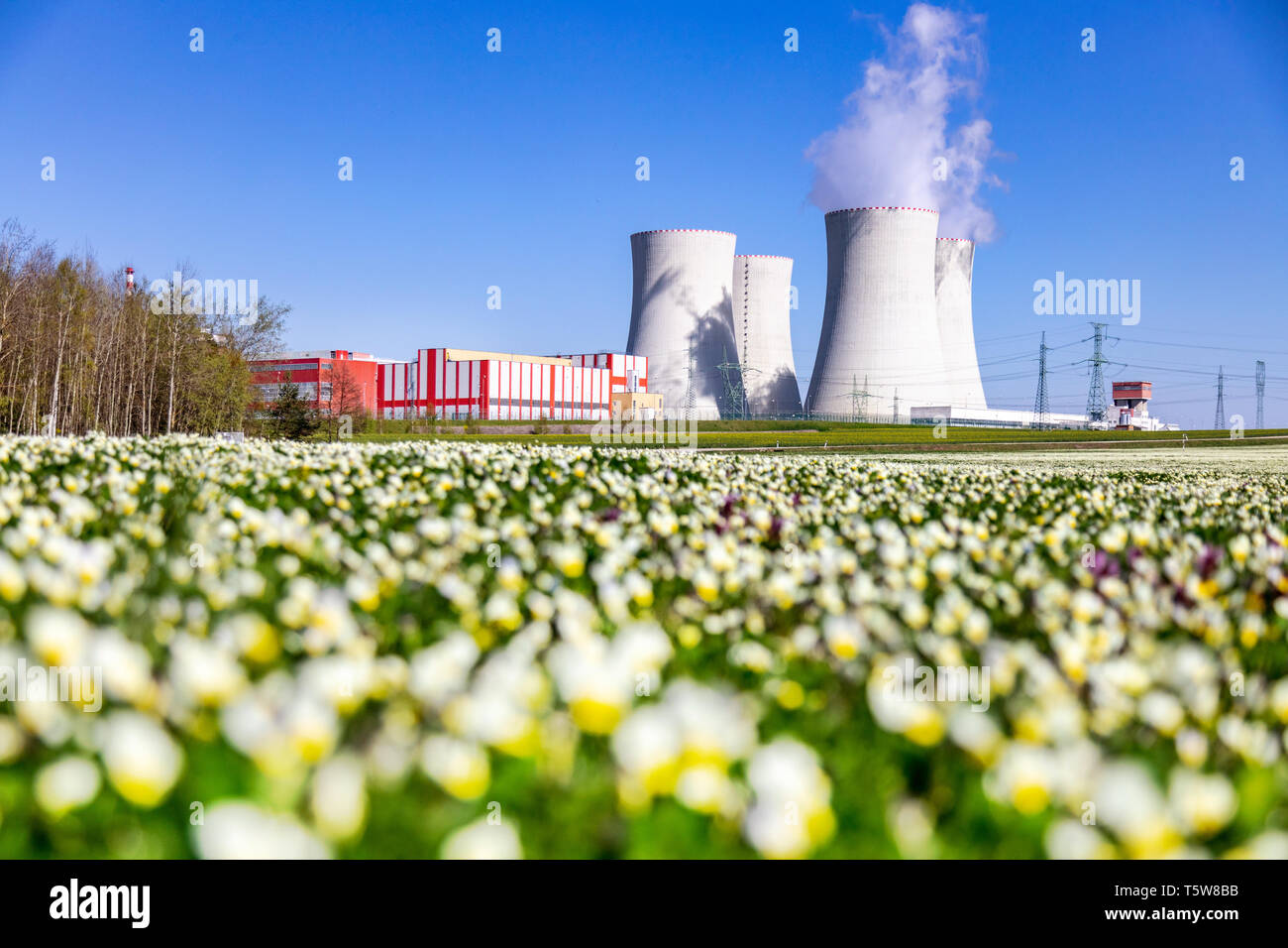 Jaderná elektrárna Temelín, ČEZ, Jihočeský kraj, Česká republika ...