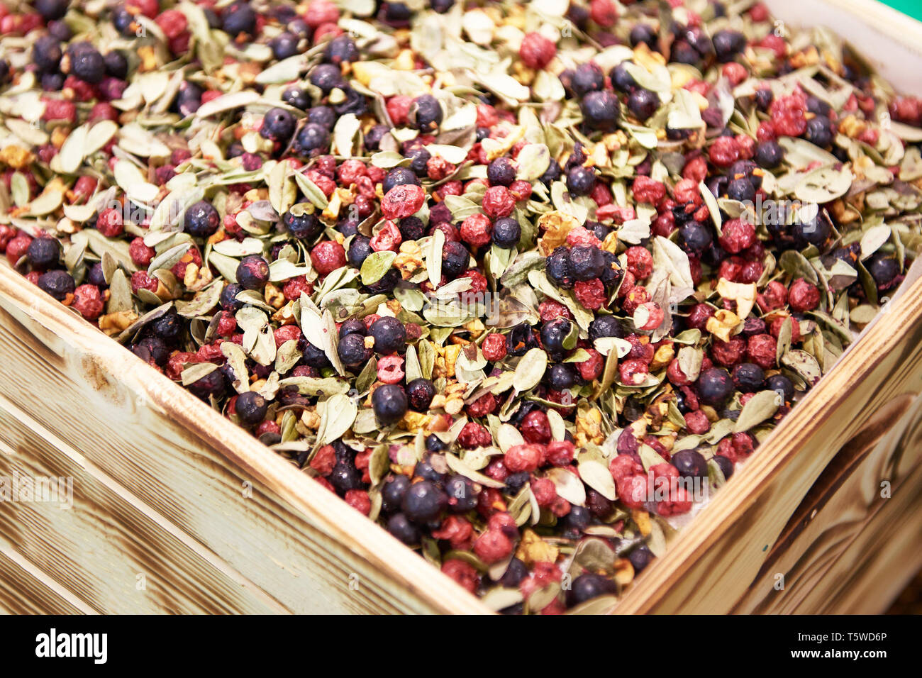 Berry tea in a wooden box Stock Photo - Alamy