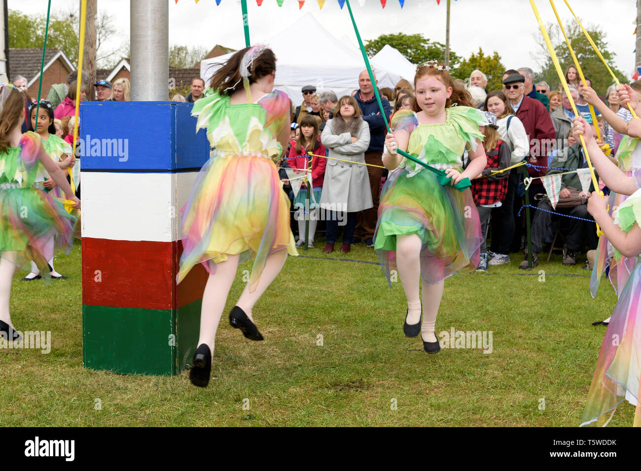 Maypole dancing by the Forest School of Dance at the annual Downton ...