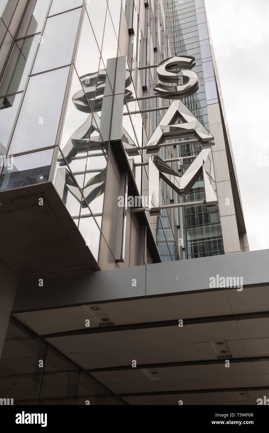The contemporary mirrored Seattle art museum building located on the ...