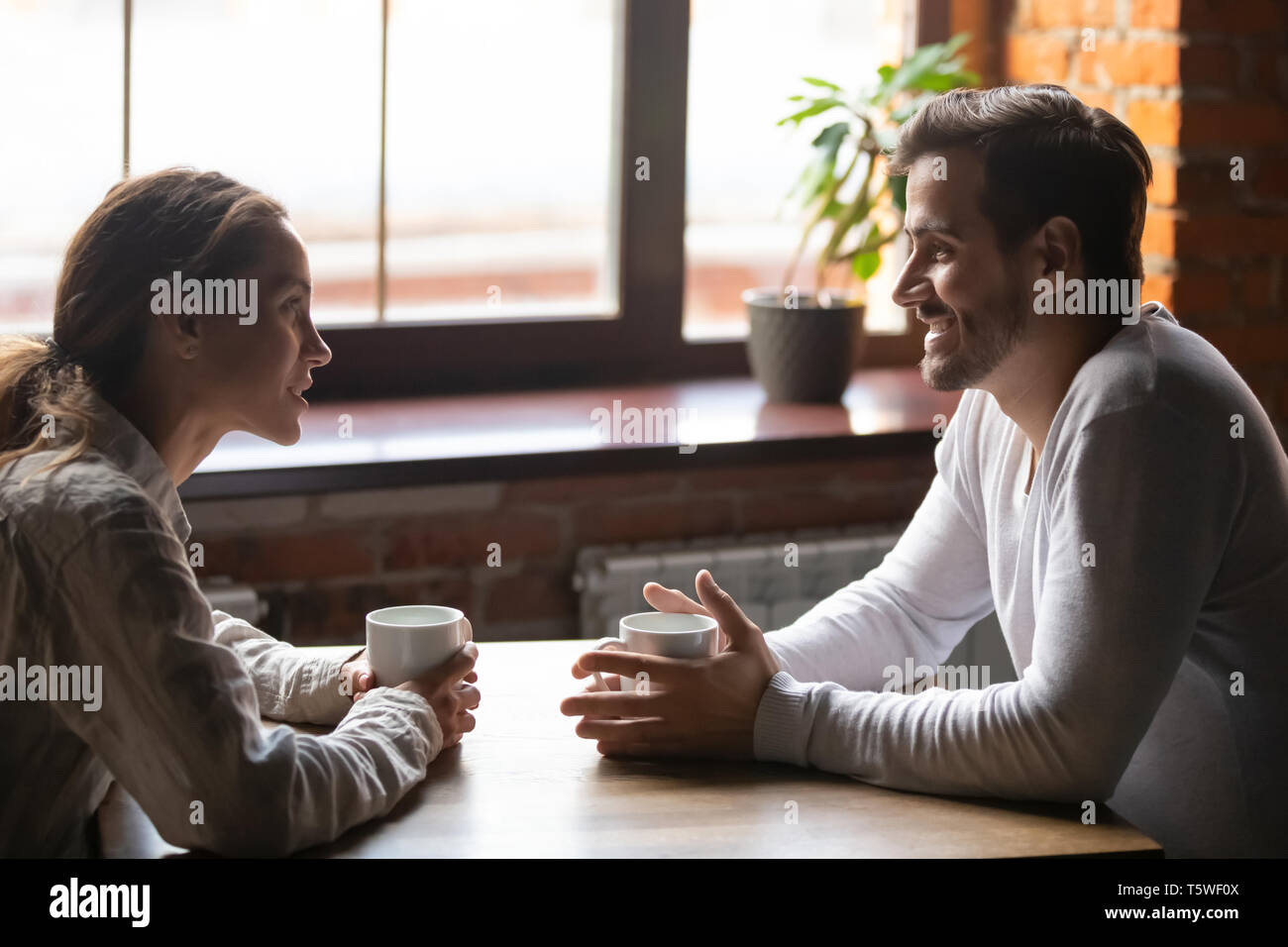 Cafe talking hi-res stock photography and images - Alamy