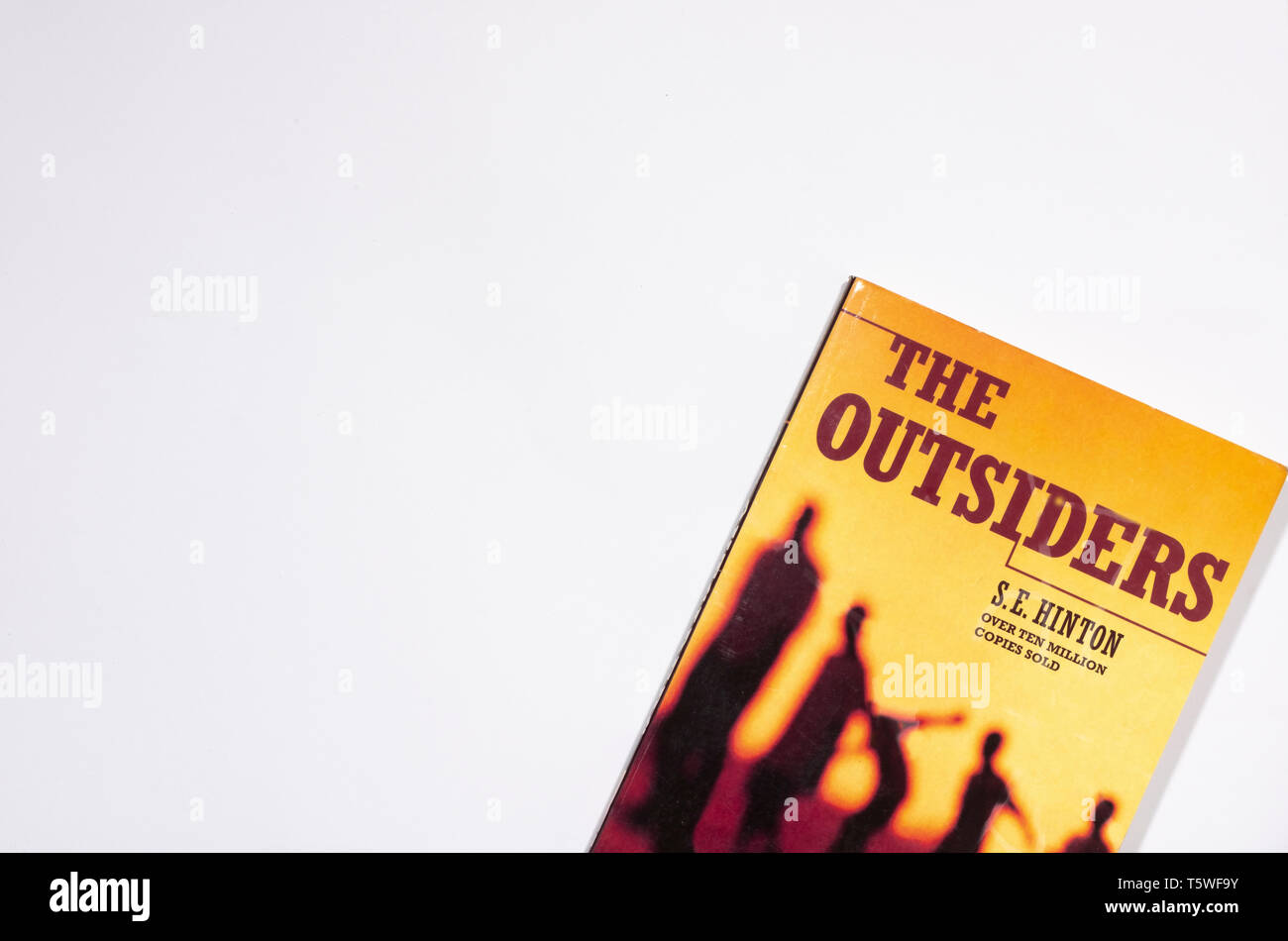 The outsiders book hi-res stock photography and images - Alamy