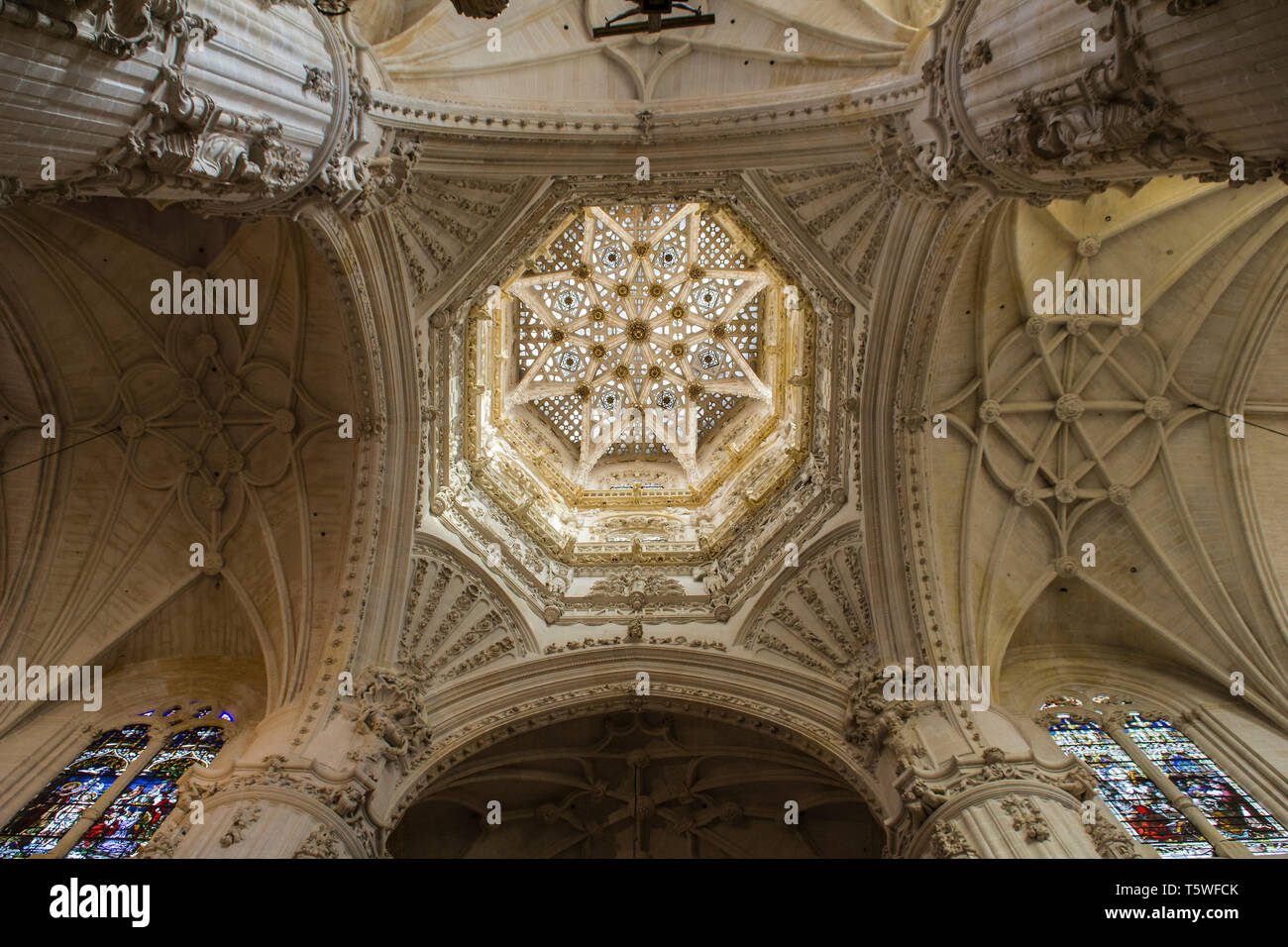 Cimborrio of the cathedral of burgos hi-res stock photography and ...