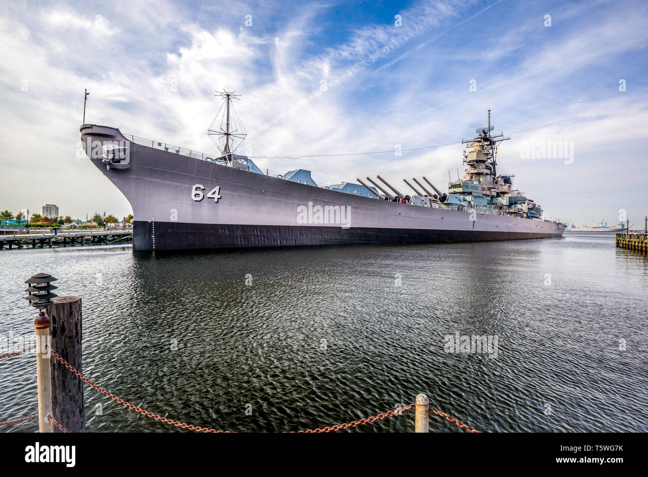Uss wisconsin norfolk hi-res stock photography and images - Alamy