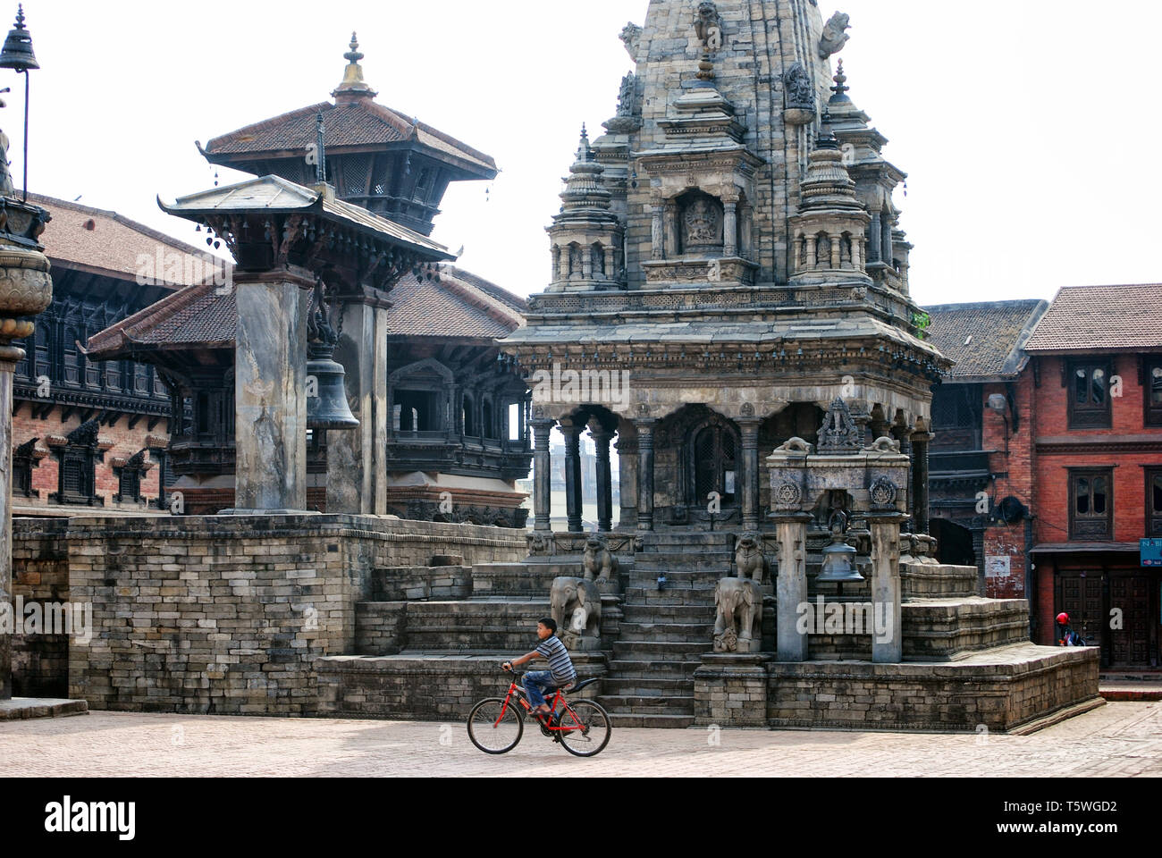 Patan nepal asia katmandu kathmandu hi-res stock photography and images ...