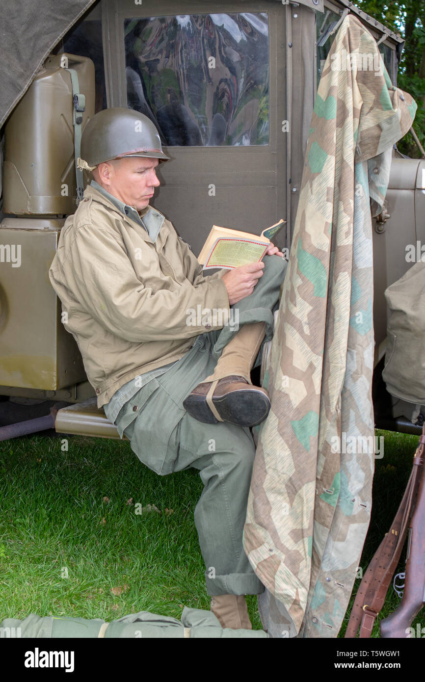 Gi lorry driver hi-res stock photography and images - Alamy
