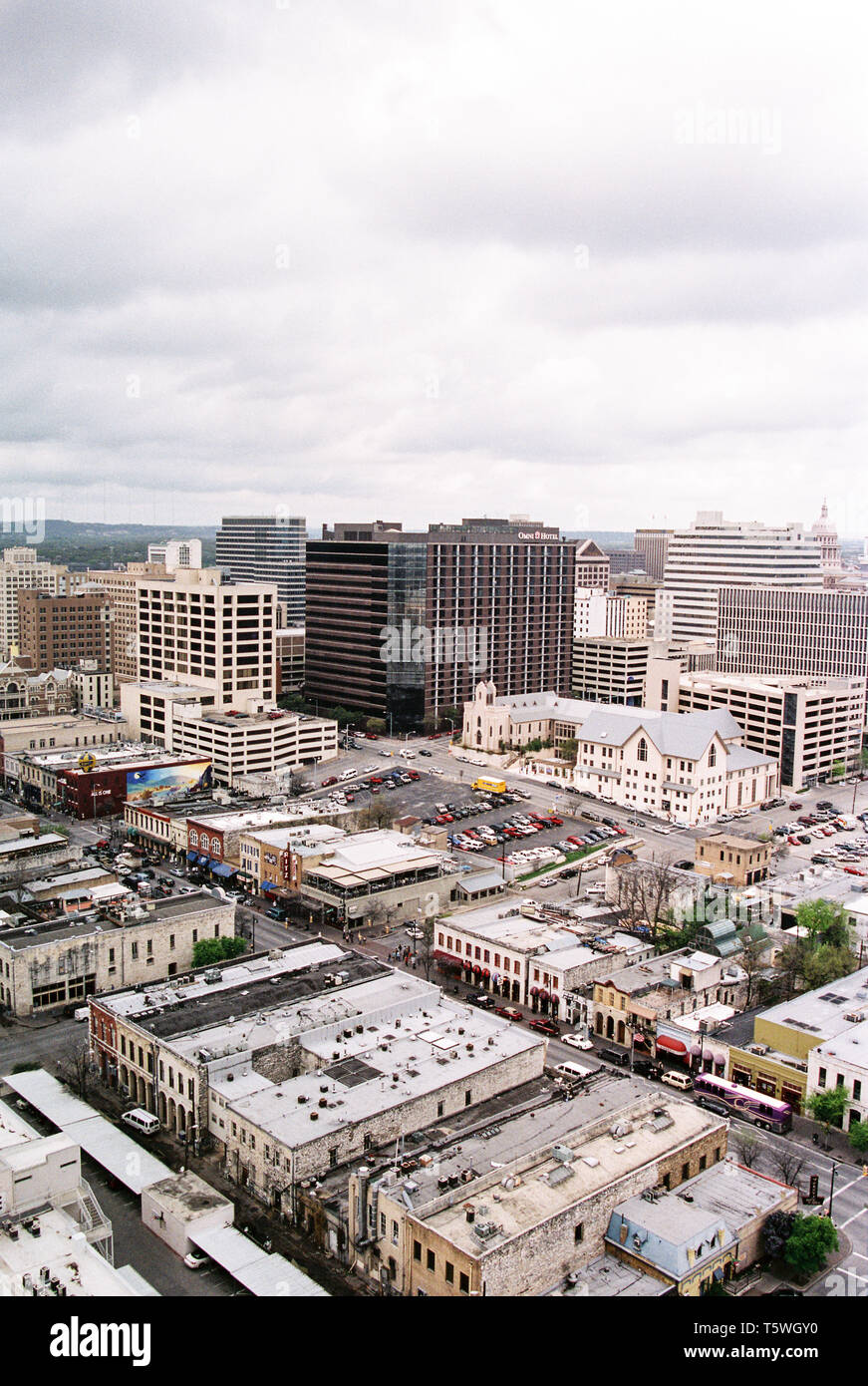 6th street photographed from the hilton hotel hi-res stock photography ...