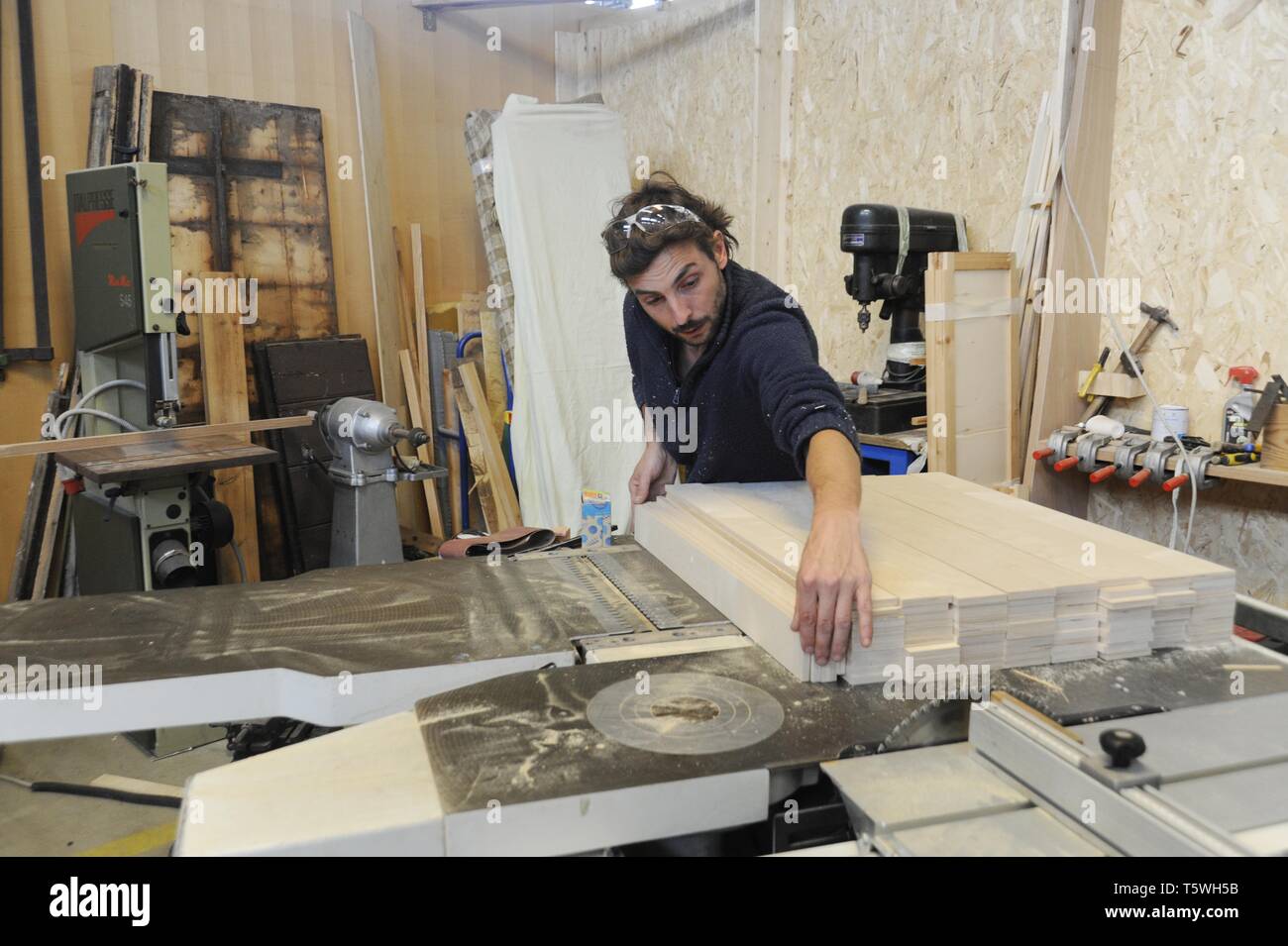 Woodworker italy hi-res stock photography and images - Alamy