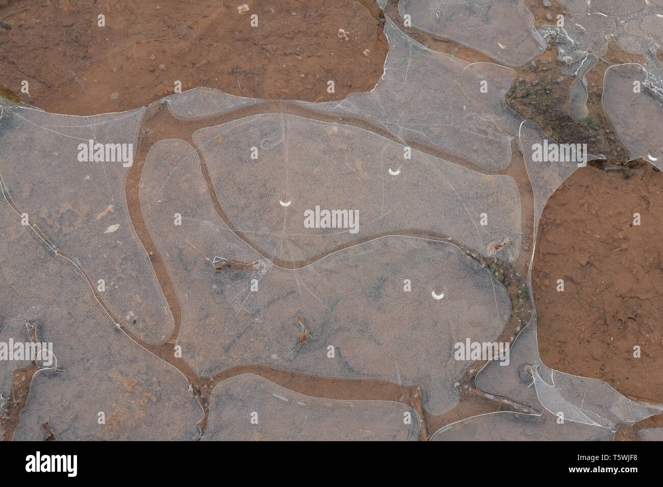 Cracked ice texture hi-res stock photography and images - Alamy