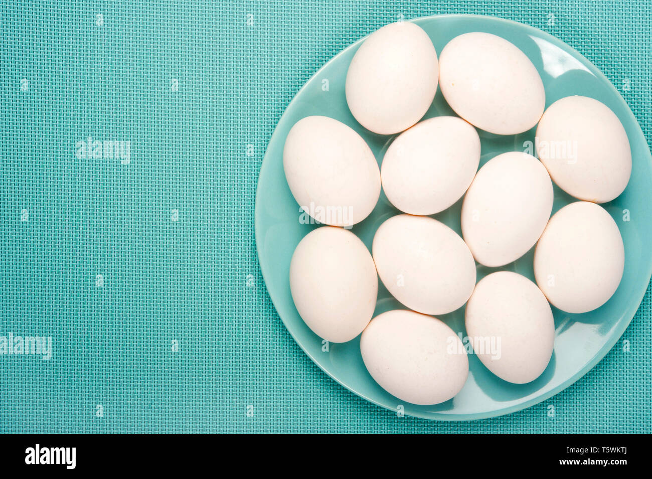 Eggs in plate hi-res stock photography and images - Alamy