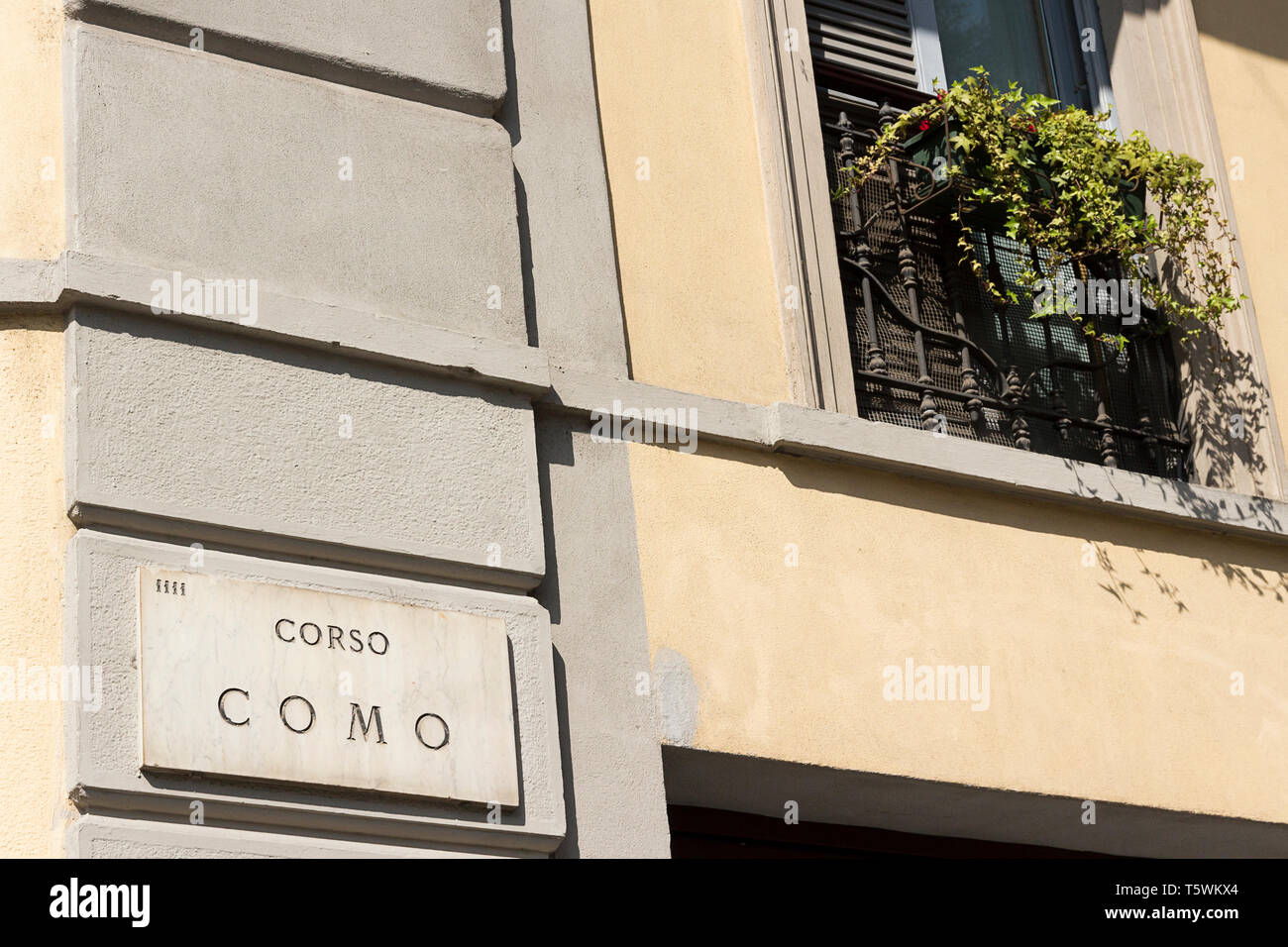 Name on signage hi-res stock photography and images - Alamy