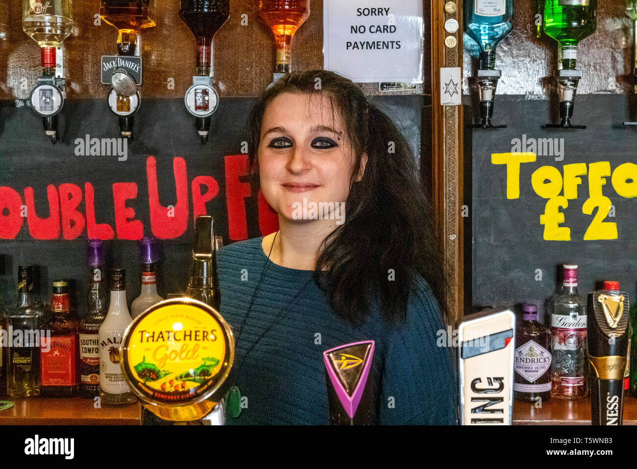 Traditional barmaid hi-res stock photography and images - Alamy