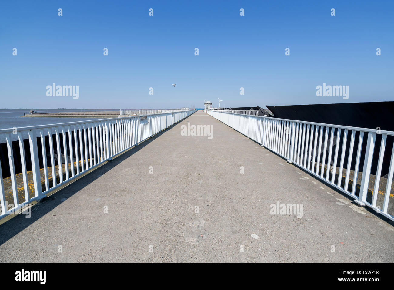 Coastal defence structure hi-res stock photography and images - Alamy