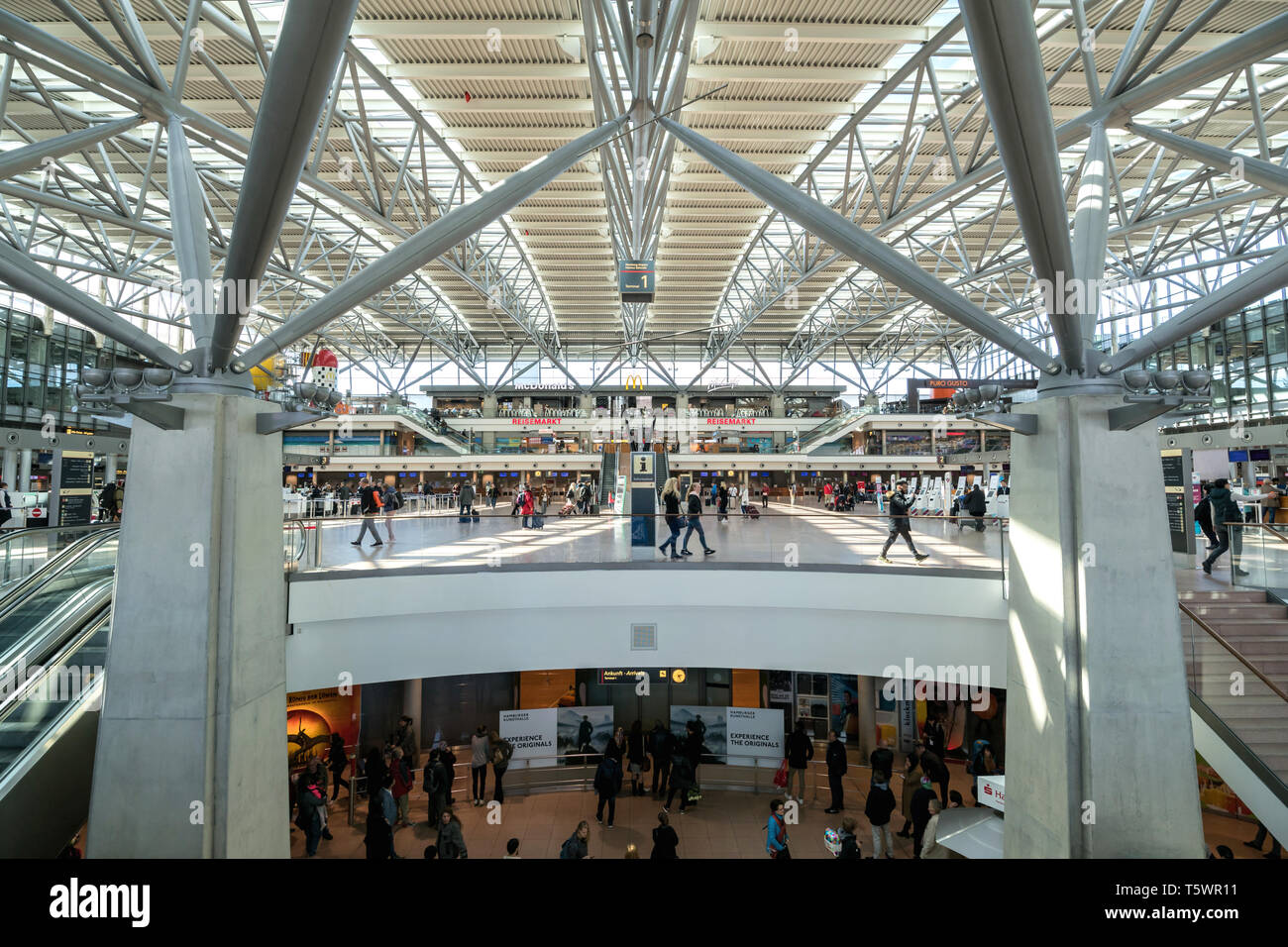 Hamburg airport hi-res stock photography and images - Alamy