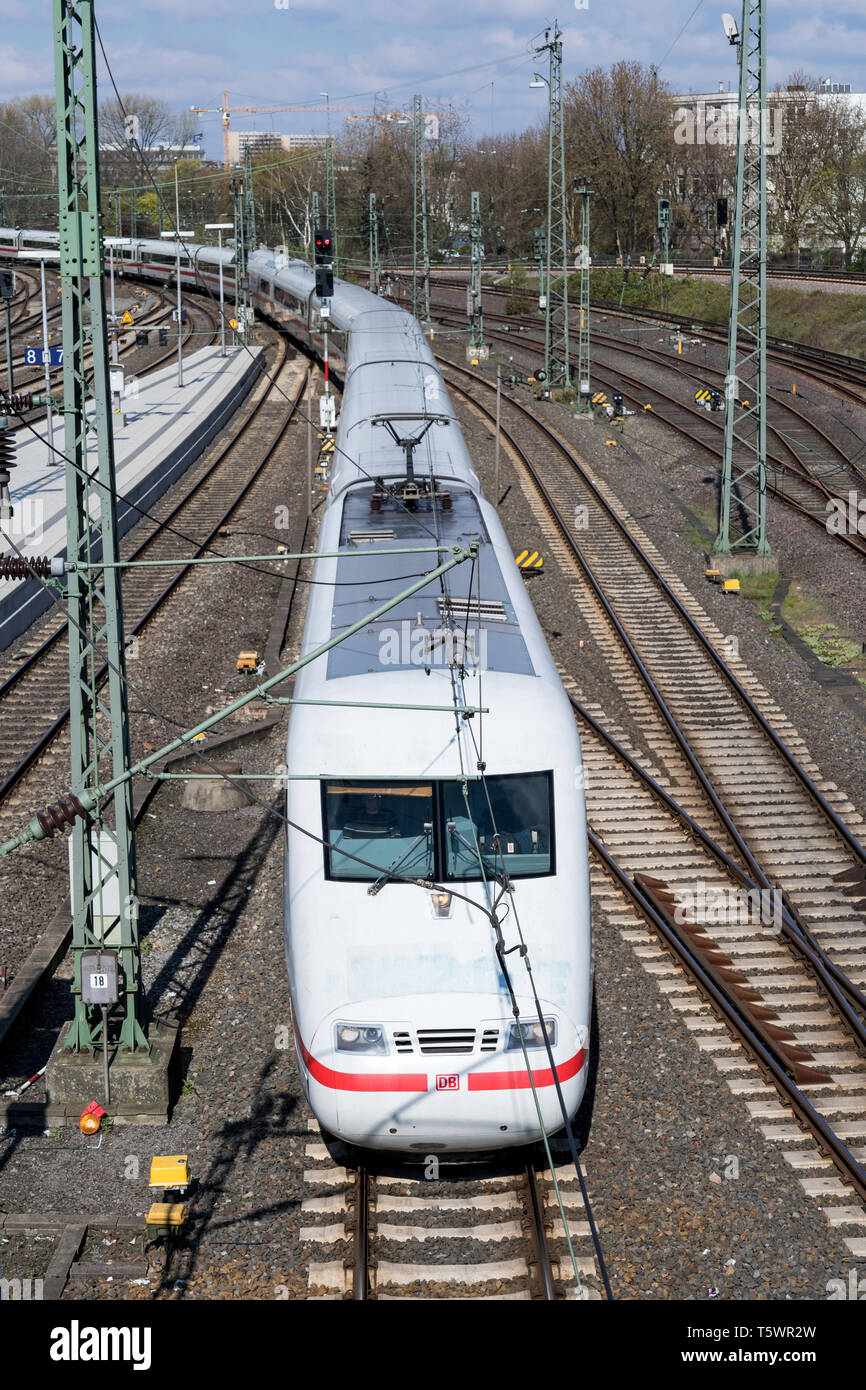 ICE high-speed train at Hamburg Hauptbahnhof (main station Stock Photo ...