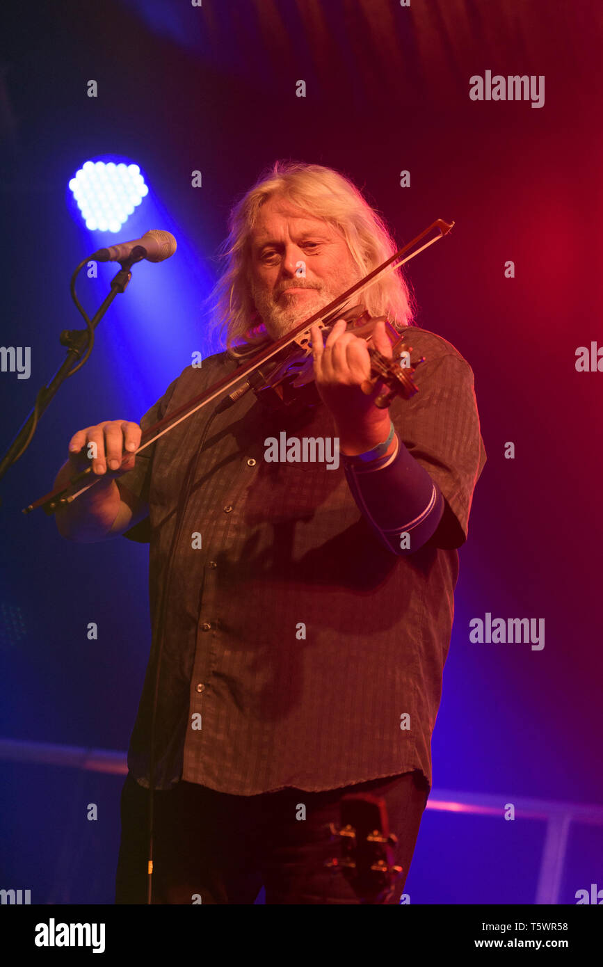 Phil beer musician hi-res stock photography and images - Alamy