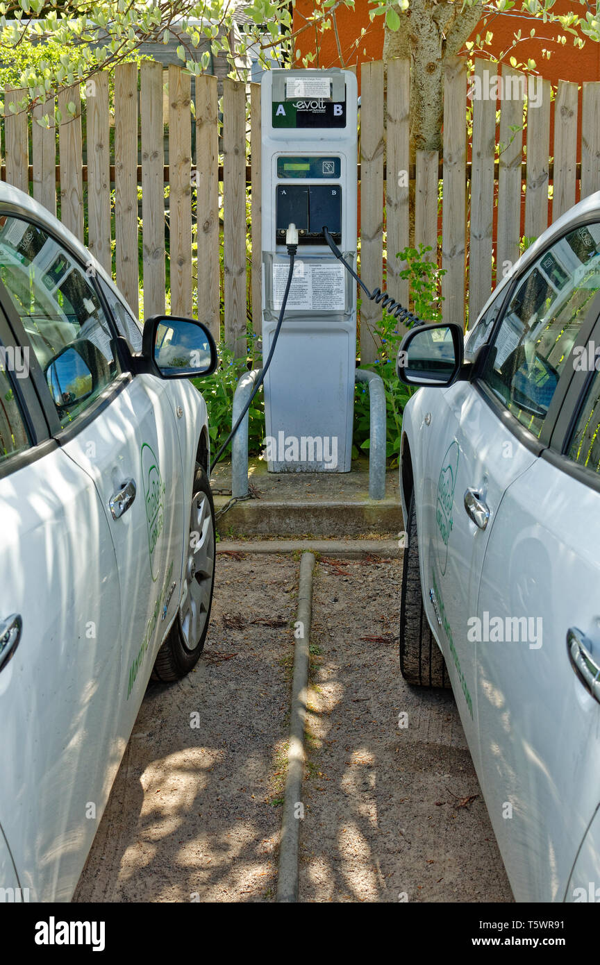 The cable car has two cars hi-res stock photography and images - Alamy