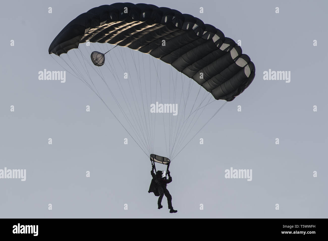 Halo jump hi-res stock photography and images - Alamy