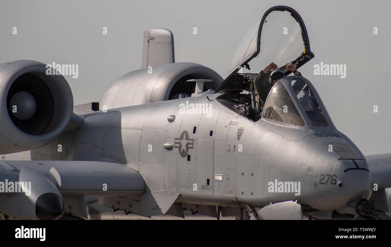 A pilot with the 190th fighter squadron hi-res stock photography and ...