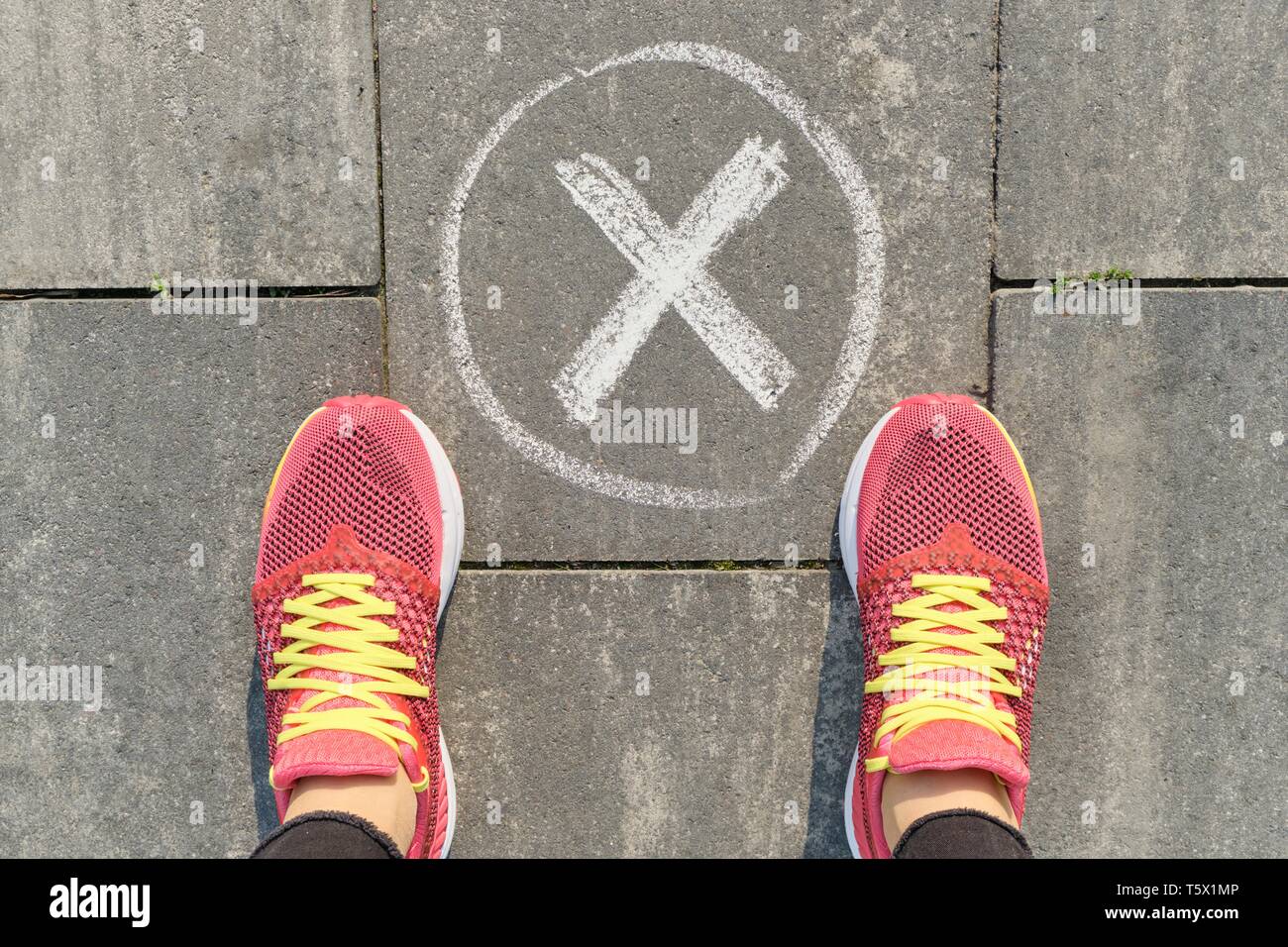 Circle tick check mark symbol hi-res stock photography and images - Alamy