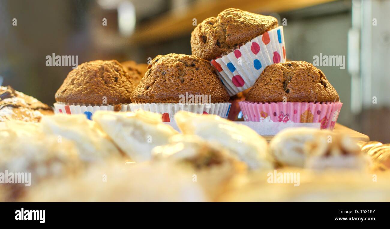 Muffin display hi-res stock photography and images - Alamy