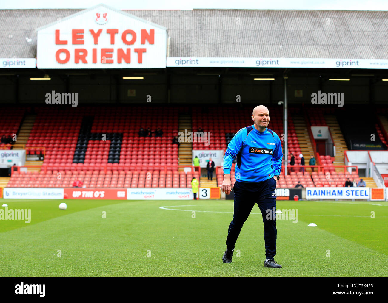 Vanarama national league match breyer group stadium hi-res stock ...