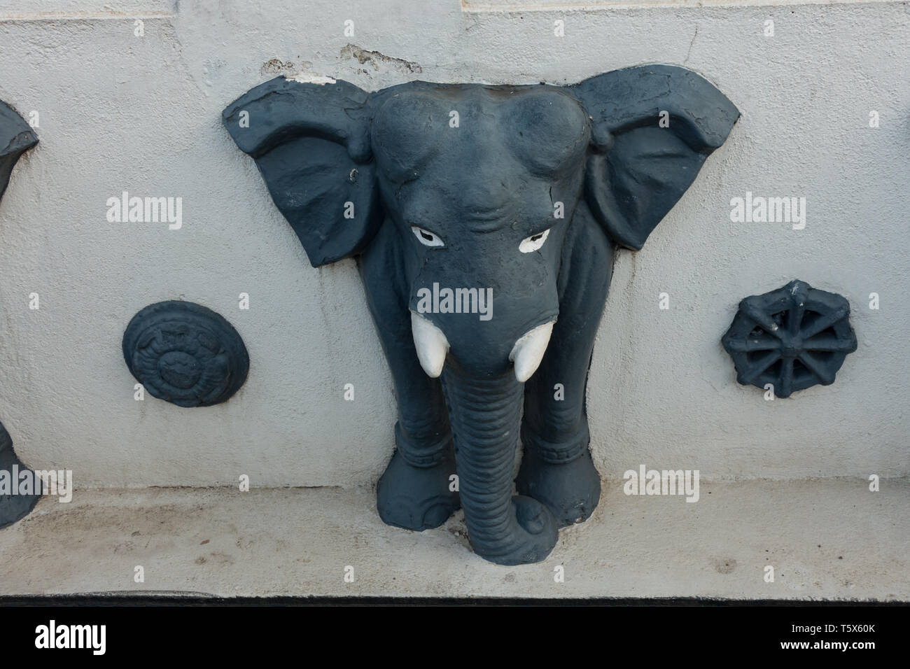 Matara bodhiya buddhist temple hi-res stock photography and images - Alamy