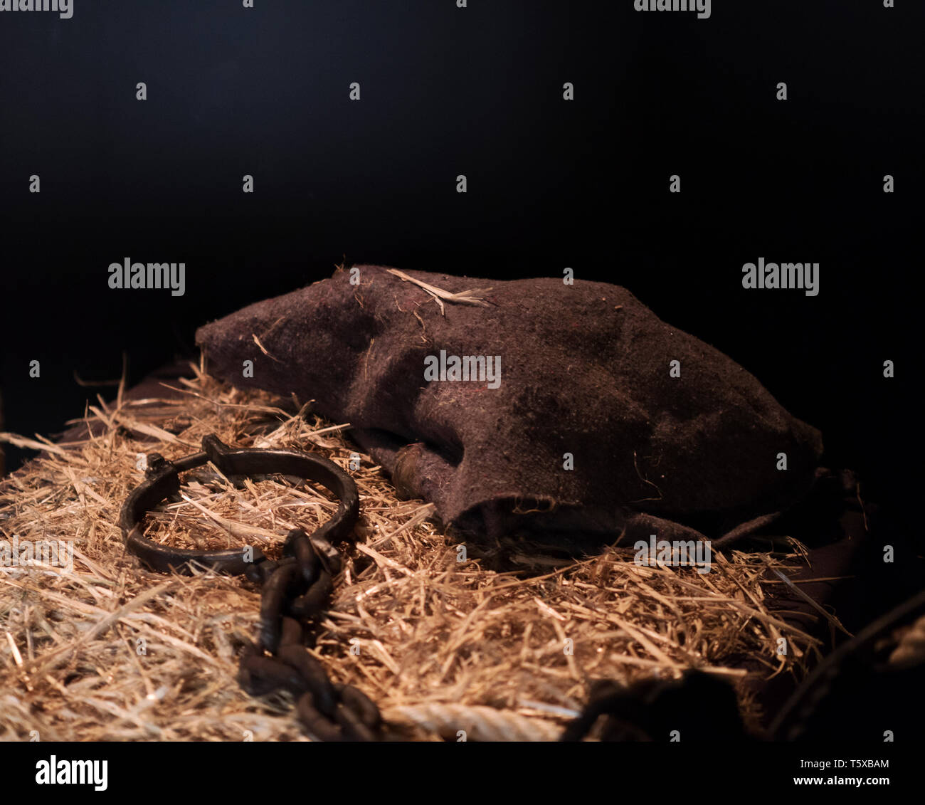 Shackles hi-res stock photography and images - Alamy